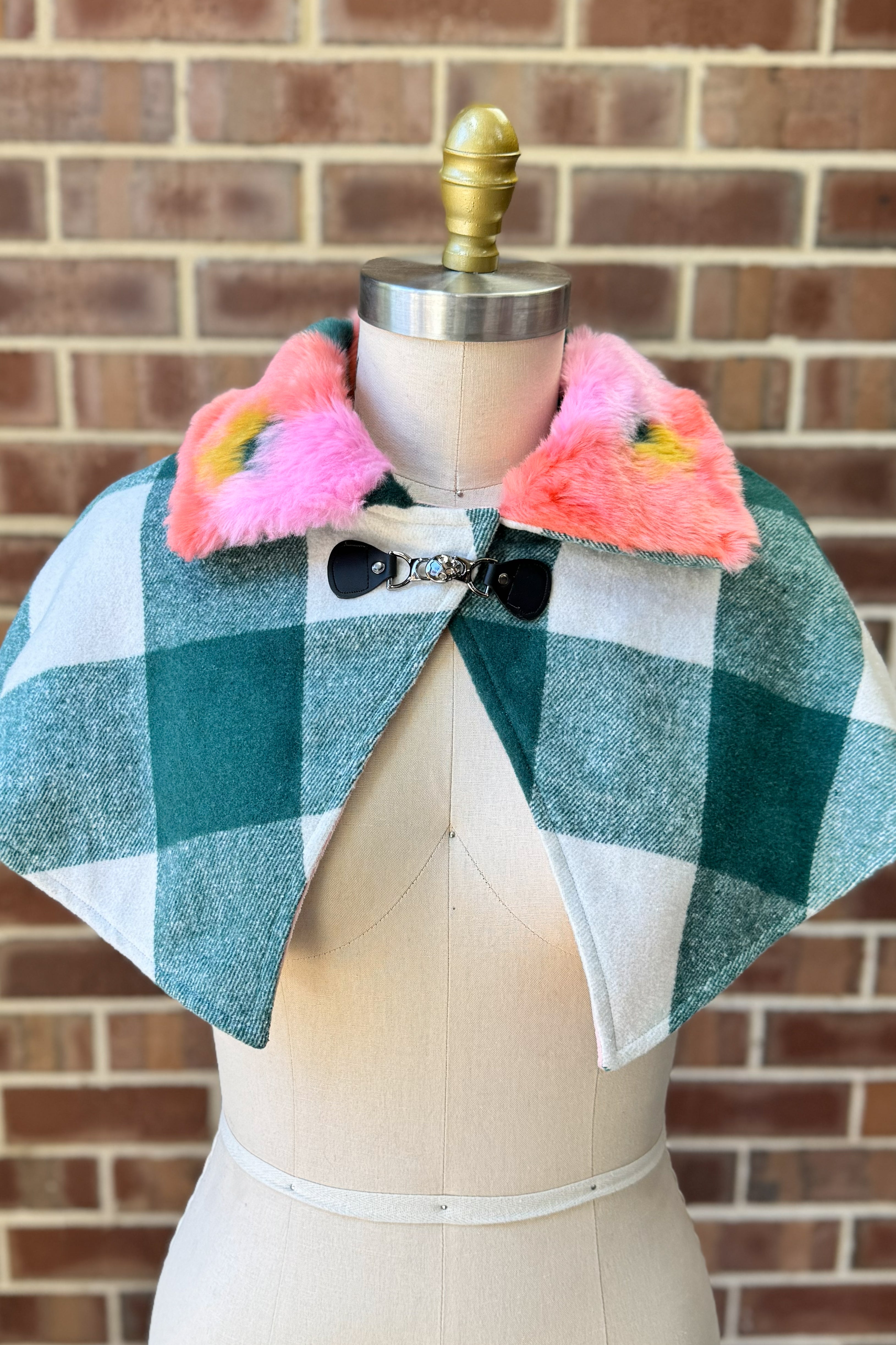 Collared Capelet #05 – Button Fox